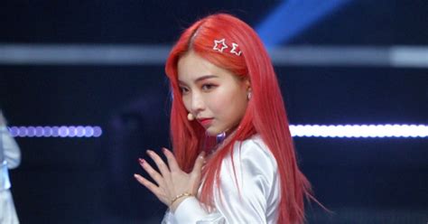 포토 세븐센세스 에리와 강렬한 레드 헤어