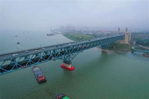 中国在长江自主设计建造的第一座铁路、公路两用桥，南京长江大桥腾讯新闻