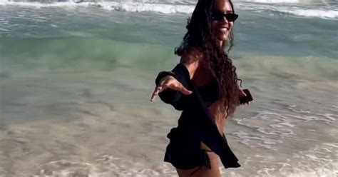 Watch Alex Scott And Girlfriend Jess Glynne On Romantic Christmas