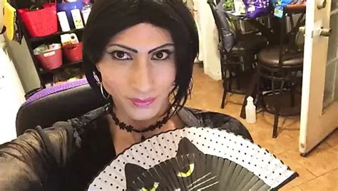Ladine Calista给一个74岁的男人口交 Xhamster