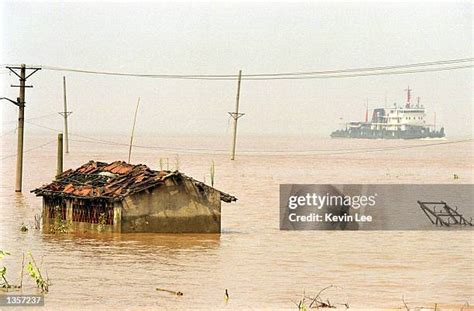 Yangtze River Flooding Photos And Premium High Res Pictures Getty Images
