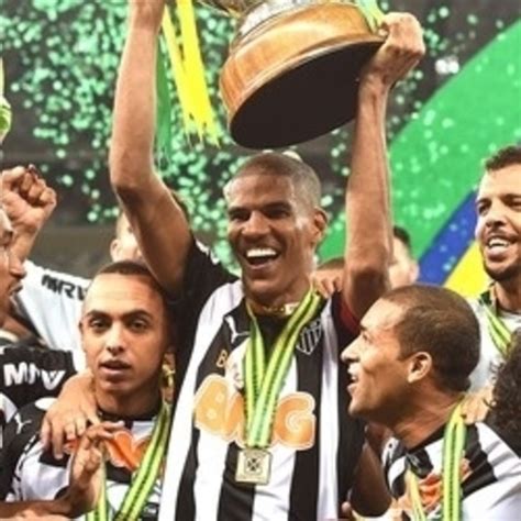 Léo Silva Acredita Que Galo Tem Força Para Repetir Títulos Em 2015