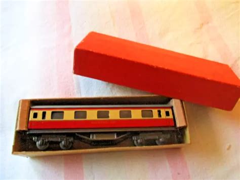 Trix Ttr 1 580 Red And Cream Bogie Coach Restaurant Car Boxed £3 00