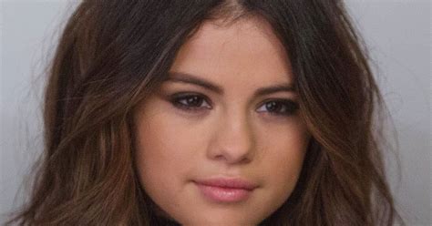 Teeth Nails Teeth Nails Selena Gomez Struck A Pose At Sundance With Her Ha