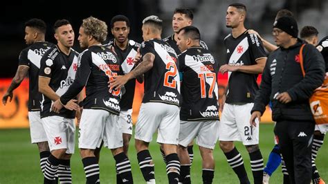 Jornalista traz quentinha e Vasco terá desfalque de peso contra o Grêmio