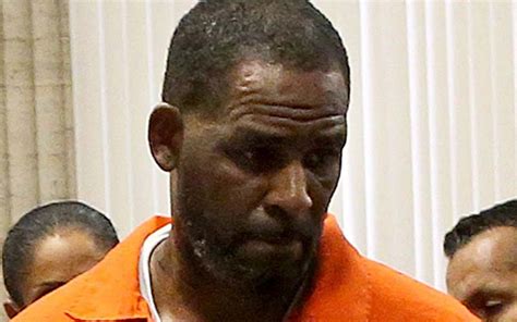 R Kelly Trial Juror Excused By Judge After Suffering A Panic Attack In
