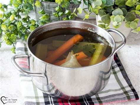 Brodo Vegetale Fatto In Casa Ricetta Come Fare Il Brodo Di Verdure