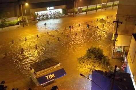 Temporal Causa Alagamentos E Deixa Rio Em Estágio De Crise Gestão De