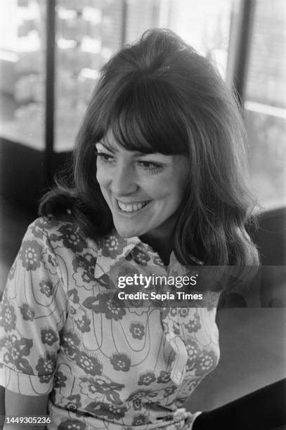 73 Samantha Jones Singer Photos And High Res Pictures Getty Images