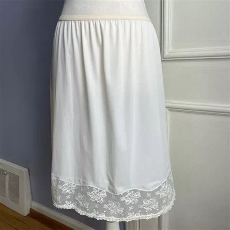 Vanity Fair 70s Vintage Half Slip Lace Trim Nylon Antron Iii Medium