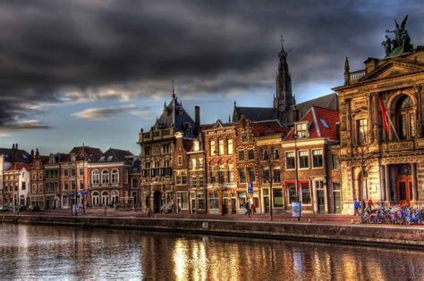Spaarne, De Waag en het Teylers museum | Haarlem netherlands ...
