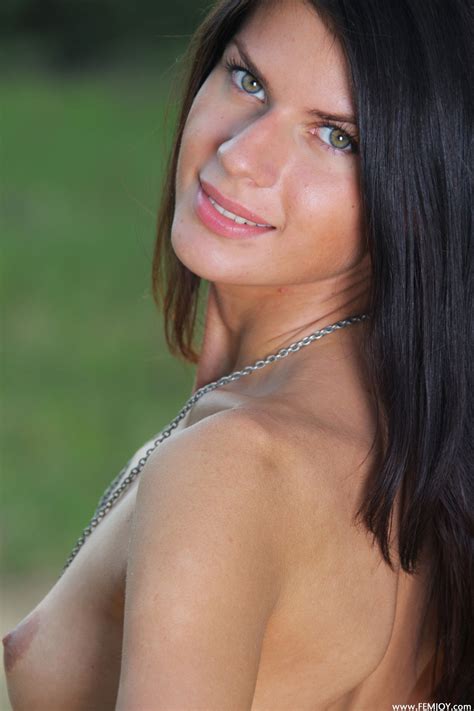 Teen Katrina Naked In Nature Femjoy Porn Pic
