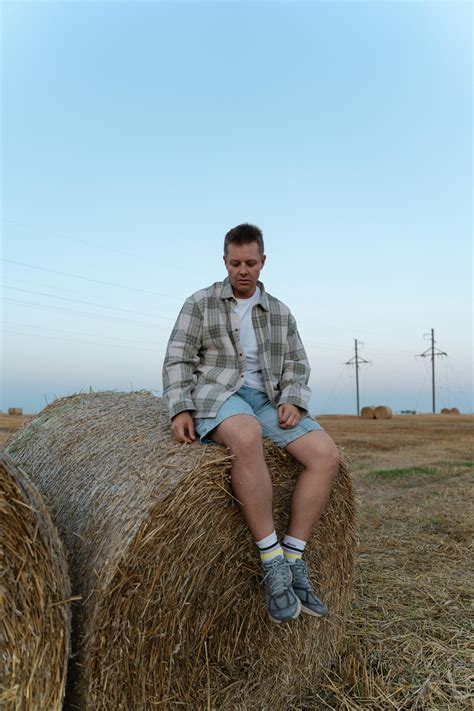 Shortshortstopless Photos Download The Best Free Shortshorts