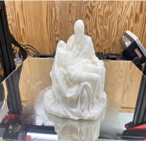 준엔지니어링 준엔지니어링 쓰리디프로션 3d프린팅으로 제작한 미켈란젤로의 피에타 조각상 모형을