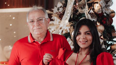 Quem é a primeira dama que expôs vídeo íntimo por engano