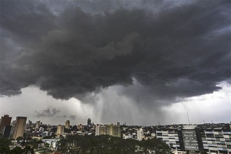 Tempo Sábado De Chuva Em Curitiba