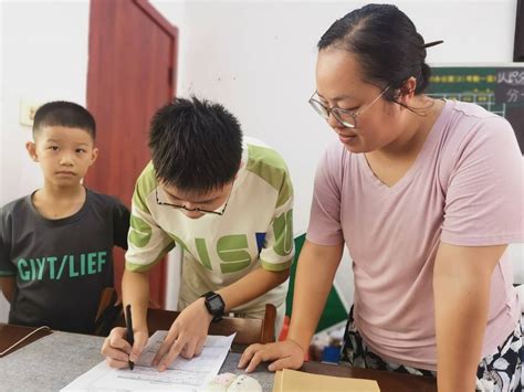 市飘萍小学：家访暖人心 共育促成长