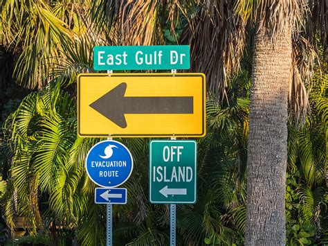 using large scale gps data to inform evacuation decisions university