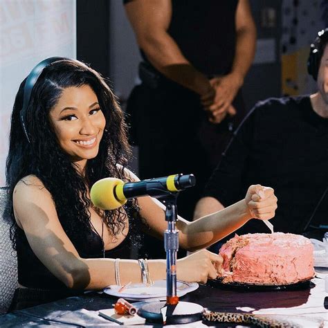 Nicki Minaj No Makeup Seven Times The Rapper Stunned In Her Natural
