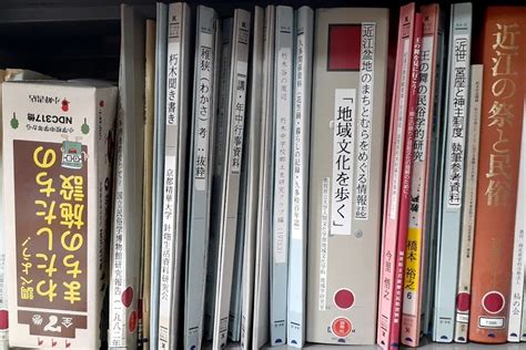 朽木市場の映画館 振り返ればロバがいる