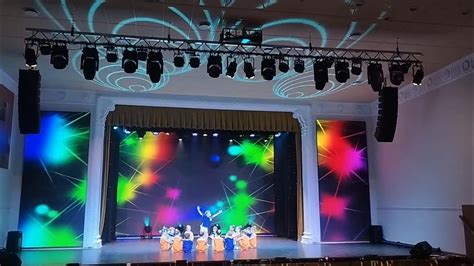 Первый выход на сцену Танец Бум бум лала Youtube