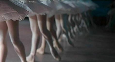 Bimba Down Esclusa Dal Saggio Di Danza È Impacciata Nei Movimenti