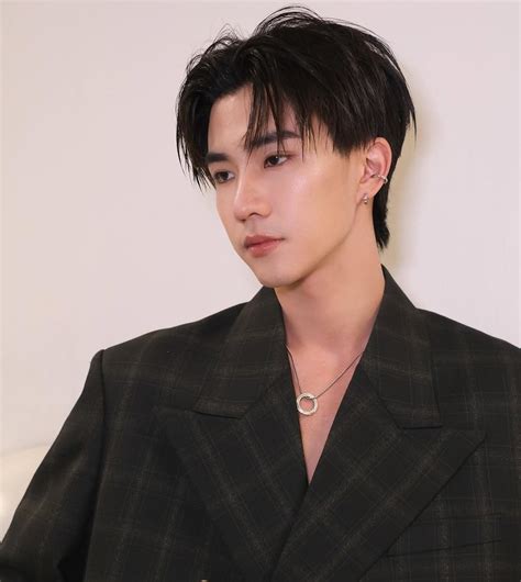 ဒါတောင် ဟို က ပြန်မကြိုက်သေးလို့နော် သူများကို ဆရာကြီး လုပ်နေတာ တပည့်က