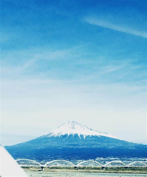 桂かい枝さんのインスタグラム写真 桂かい枝Instagram 東京からの帰り 写真タイミング逃したけど今日も綺麗な富士山2月