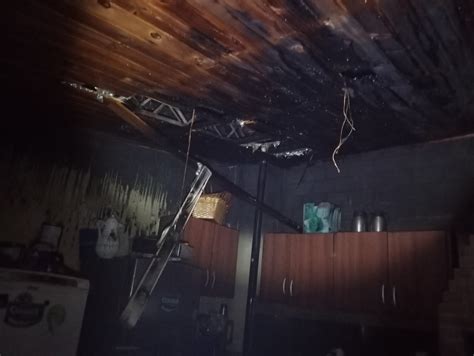Incendio Consume Parte De Una Vivienda En El Barrio San Antonio