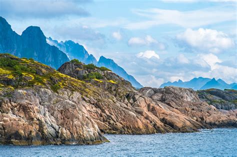 멋진 해안 풍경 Kabelvaag Lofoten 섬 노를 란 드 노르웨이 북극 권 북쪽에 위치 해 있습니다 바다 만 해변 손길이