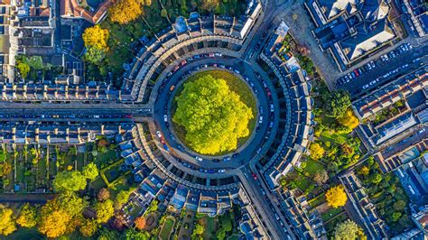 巴斯圆形广场萨默塞特 英国 Gavin Hellier Getty Images 20230908 NiceBing 必应美