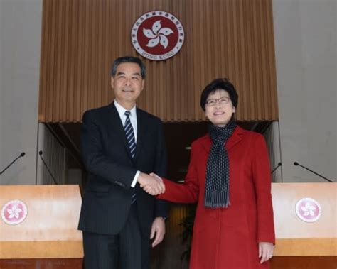 林鄭民望微升 高於梁振英15分