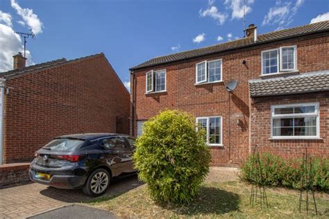 Gwyn Crescent Fakenham Nr21 3 Bedroom Semi Detached House For Sale