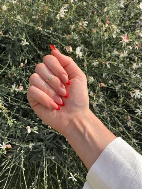 Red nude nail Idées vernis à ongles Vernis à ongles Couleurs de