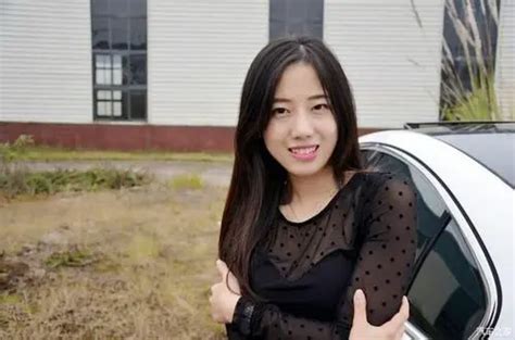 媳妇把开水倒在刘老人的腿上。疼痛使他的腿发抖儿子无动于衷。 知乎