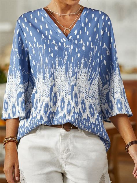 Casual Floral Three Quarter V Neck Printed Top Noracora