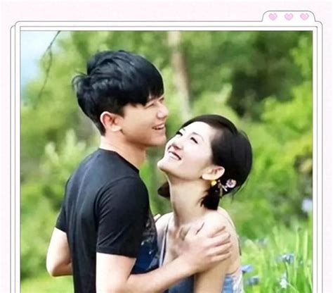张杰 谢娜飞机上被偶遇，二人你侬我侬 很甜蜜，网友：稳稳的幸福！
