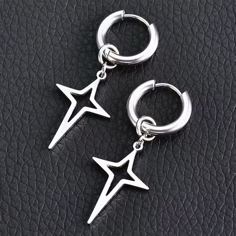 Jual Anting Hoop Tindik Bintang Kecil Titanium Pria Dan Wanita Harga Per 1 Biji Shopee Indonesia