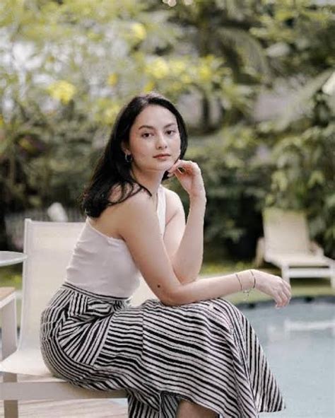 14 Film Yang Dibintangi Clara Bernadeth Dari Film Romantis Hingga