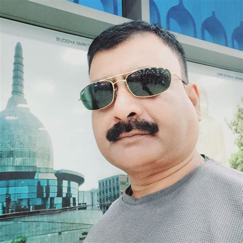 👉 चार दिन की दोस्ती ‐ 🥹🥺👉🥹 🙏🙋‍♀️ यह संसार है।जिसका अर्थ है सरकना