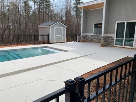 12 Painted Pool Deck Rinopurwanto