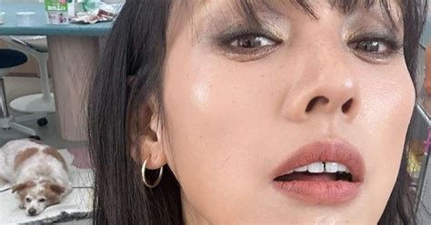 이효리 화제의 메이크업 셀카 공개 이에 김 낀 것 같은데