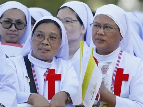 ประมวลภาพ “โป๊ปฟรานซิส” เสด็จวัดนักบุญเปโตร คริสตชนเฝ้าฯ รอรับเสด็จจำนวนมาก