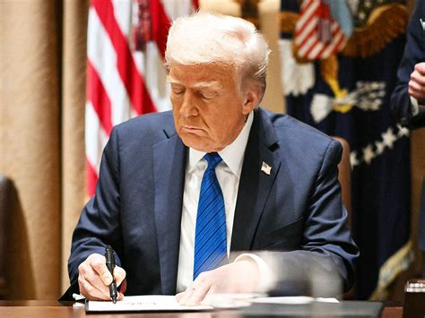 Donald Trump Signs Executive Order Mandating Citizenship Proof In