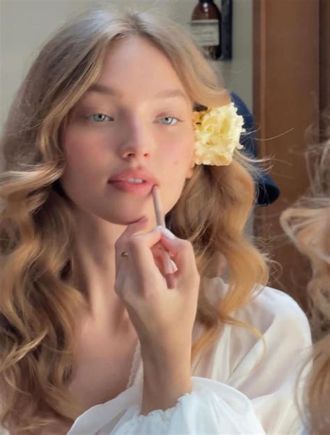 Пин от пользователя Thu Hương Vũ на доске Hair в 2025 г Идеи причесок Прически Виды макияжа