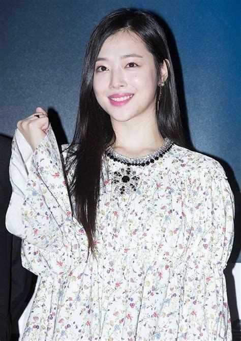 Real Vip试映会，雪莉iu花褂子花裙子亮了