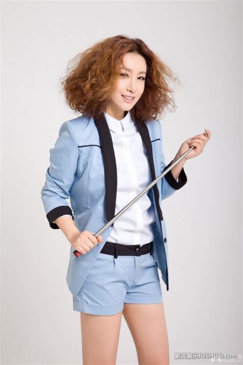 秦海璐麻辣教师写真曝光 主演青春派受好评