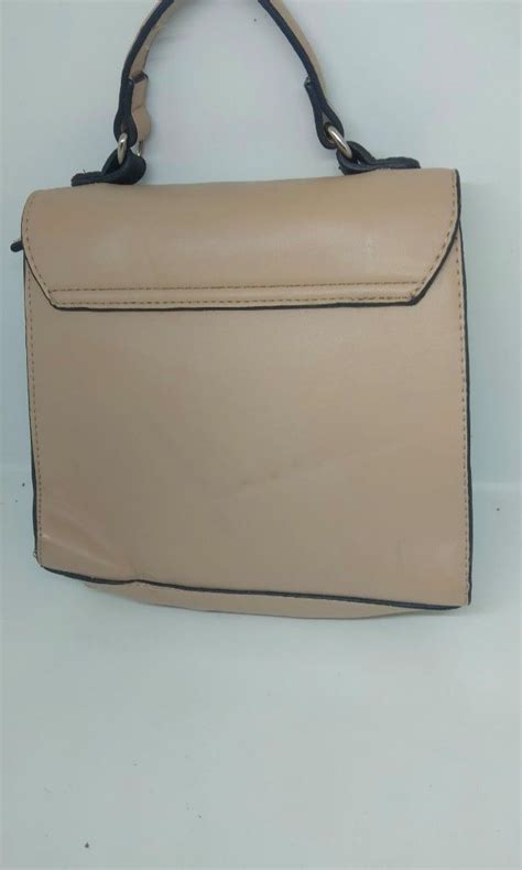 Tas Tenteng Fesyen Wanita Tas And Dompet Di Carousell