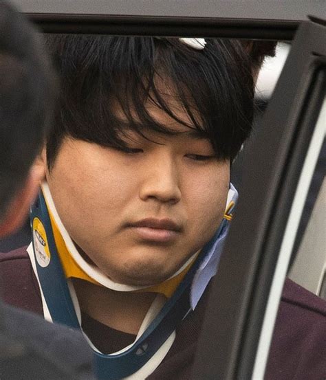 우리나라에서 5억년 버튼 체감하고 있는사람  유머 움짤 이슈 에펨코리아