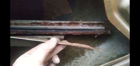 Планка стеклоподъемника. — Mercedes-Benz W123, 2,4 л, 1984 года ...